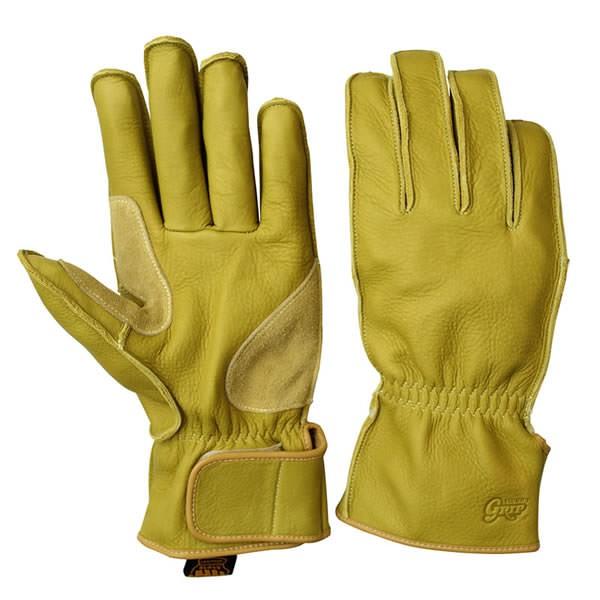 手首の下にベルクロストラップを施しライディングの際風の浸入を防ぎます。 スロットルを握る部分に補強皮アテを使用し、手の形状に合わせた立体裁断を採用しています。ツーリングをはじめ、アウトドア全般にお使いいただけます。※お客様都合によるサイズ交...