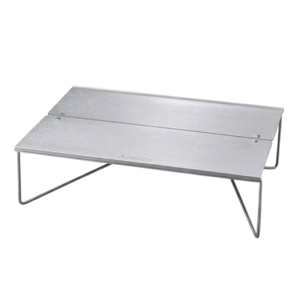 重量も価格も軽量化。でも、機能は据え置き。フィールドホッパー リニューアル●従来品と比べて約105g軽量化、従来の機能はそのまま。●A4ハーフサイズに小さくたためるソロテーブル。●独自構造によりパッと開くだけのワンアクションで4本のスタンド...