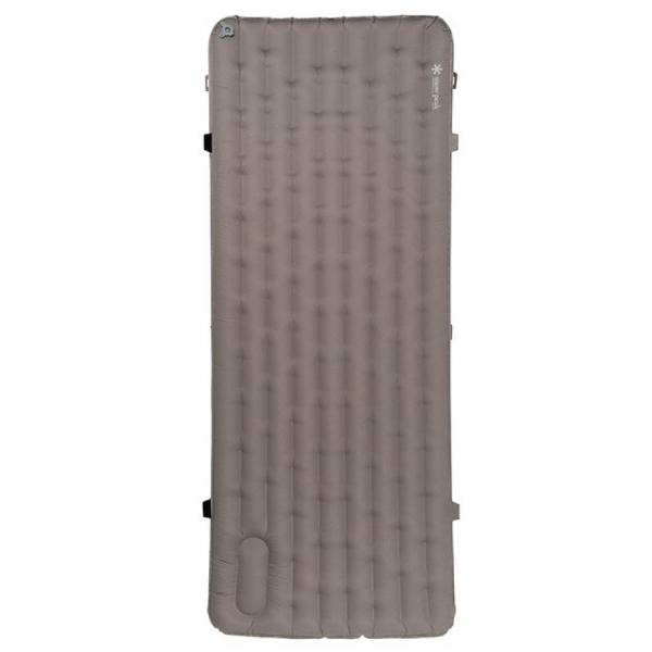 高機能かつ優れた収納性を両立したマット。いつでもどこでも快適な睡眠環境を。厚手ながらコンパクトに収納できるエアマットが登場。本体には逆止弁付きの手動ポンプを内蔵しており、電動ポンプがなくてもエアの注入ができます。断熱性を示すR値（熱抵抗値）...