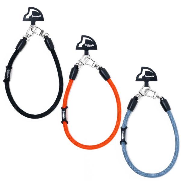 【YOSEMITE 2WAY SHORT STRAP】今回待望の新作として2WAY SHORT STRAPがデビュー致します。通常のモバイルストラップはナスカンが1つでしたが、ロープ両側にナスカンが付くことにより、より自由なスタイルでご使用...