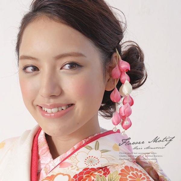 可愛らしい蕾モチーフのブラ飾りサイドアクセサリー■色ピンク■取付Uピン■サイズ表// 下がり藤長さ / Uピン込全長 サイズ// 約14cm / 約19cm ※メール便配送の際は、僅かに圧縮された状態で届く場合がございます。開封後手で形を整...