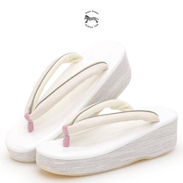 老舗の草履屋『菱屋カレンブロッソ』のカジュアル草履■色天　ホワイト台　ライトグレー鼻緒　アイボリー■素材鼻緒　PVC鼻緒裏・先つぼ　合成皮革天　PVC台　EVA（エチレン酢酸ビニルコポリマー）底　クレープ（合成ゴム）■適応サイズS：22.5...