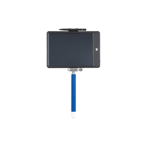 特長●付属のタッチペンで画面に直接書き込みでき、消去ボタンを押すだけで書いた文字を瞬時に消すことができます。●書いた内容の誤った消去を防ぐロック機能付です。●固定ねじを回すことでフレームを任意の角度でガッチリ固定できます。●3段階で伸縮しま...