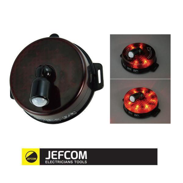 人の動きに反応して光と音で警告するLED回転・点滅灯赤外線の動きを感知するP.I.R.(赤外線パッシブセンサー)だから車や動物の動きも感知します。感知範囲は5mまで方向可変センサーを搭載しセンサーを目的物の方向に向けることができます1回感知...