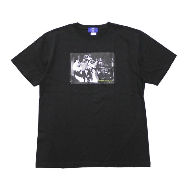 ミュージックフォトグラファーPETER ANDERSON（ピーターアンダーソン）がおさめたHIPHOPグループ、BEASTIE BOYS（ビースティボーイズ）とRUN DMC（ランディーエムシー）のメンバーオフショットを落とし込んだデザイン...