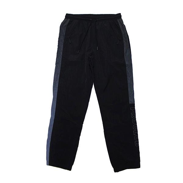 丈夫で耐水性のあるナイロン生地のウィンドブレイカーパンツ。リフレクター仕様のサイドラインとロゴ、カバー付きのフロントポケット、バックポケットなど機能性にも優れたデザイン。裏地にメッシュ素材を採用しているので通気性があり穿き心地も良く、裾幅は...