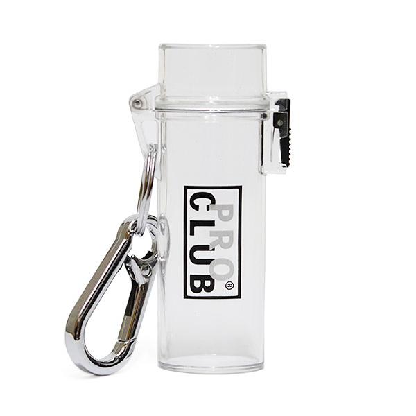 カラビナキーホルダーが付いたプラスチック製のライターケース。BICブランドのレギュラーサイズのライターに適合し、ケース内部の開口部は防水するためにゴム製ガスケットで裏打ちされています。ケース部分にプロクラブロゴ、キーホルダークリップにはブラ...