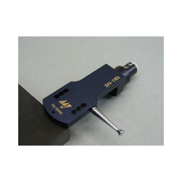 高信頼度設計のツインキーロック方式と光輝ロジウムメッキ・コンタクトを採用材質：アルミニウム合金（A-5063S）取付方法：ツインキーロック方式 リード線：OFC縒線（MR-1 Rh）ターミナルピン：光輝ロジウムメッキ ターミナルコネクター：...