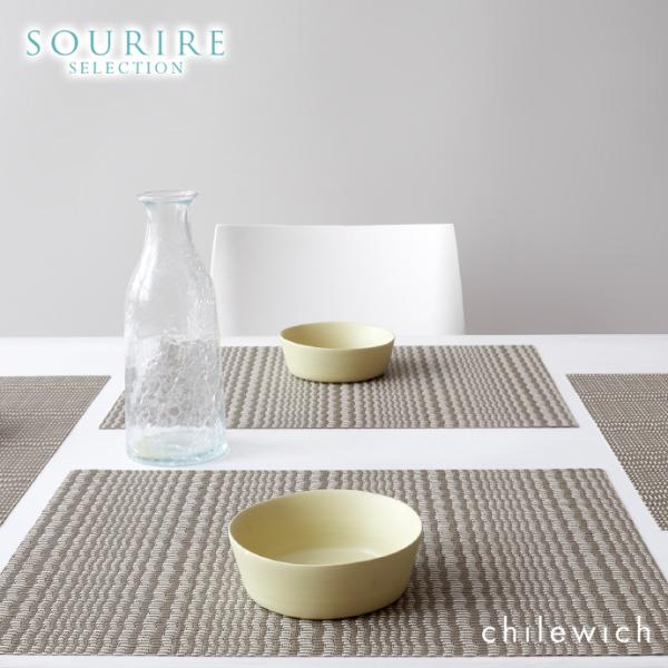 ●サイズ36×48cm（±1cmの誤差あり）●カラーStone（ストーン）/Storm（ストーム）●素材塩化ビニル/ポリエステル●生産国アメリカ●デザイナーSandy Chilewich