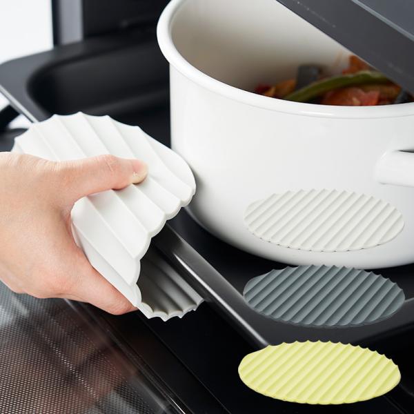 イイトコ EAトCO Nami silicone mat ナミ シリコーンマット つかみやすい鍋つかみ 鍋敷き 波型 食器洗い機対応 ヨシカワ 燕三条 as0044 as0045 as0046 ネコポスでお届け楽しく料理を作る、そして食べる...