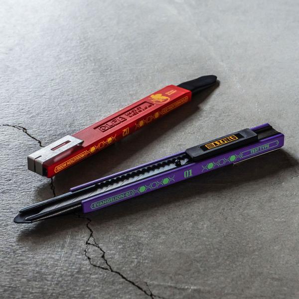 エヴァンゲリオンのワークブランド「A.T.FIELD EVANGELION WORK」とカッターの国内トップメーカー「オルファ」がコラボレーションしたカッターナイフ。■エヴァンゲリオンの世界観を表現したデザイン劇中に登場する機体をモチーフに...