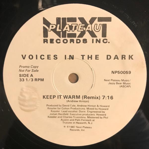 タイトル：Keep It Warmアーティスト：Voices In The Darkメディア：VeryGood +スリーブ：Good1987年リリースのアッパーなハウス。Voices In The Darkは、この１曲しかリリースしていない...