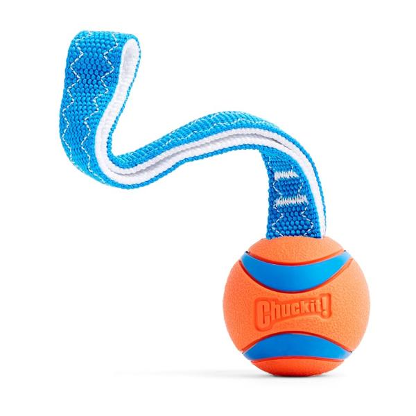 「商品情報」The Chuckit! Ultra Tug, is a durable rubber ball on a leash-style cord, is great for tug-of-war games with your do...