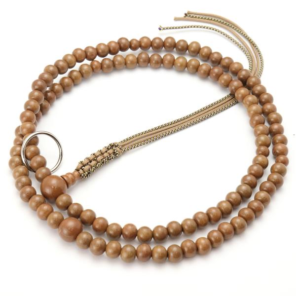 【ひとつひとつ手作業で仕立て上げる京念珠】落ち着いたお色の石や房は品のある上品な仕上がり。京職人がひとつひとつ手作業で仕立てる念珠は精巧な仕上がりで、御守りとしても贈答用にもおすすめの逸品です。京念珠製造の証として、京都数珠製造卸協同組合の...