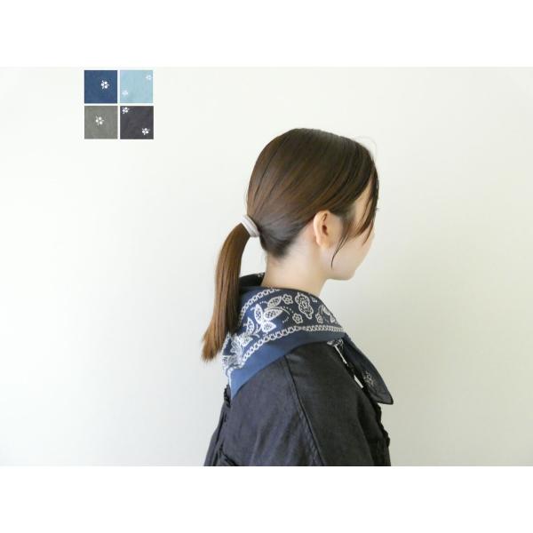 colorカーキサックスネイビーブラックsizeF( 約53cm×56cm )quality綿　100%　日本製モデル身長　165　cmメーカー希望小売価格　￥　3,200+税当店の商品は実在店舗でも同様に販売をしているため、タイムラグによ...