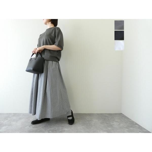 color(12)アイボリー(92)チャコールグレー(99)ブラックsizeF( 身幅 56cm 総丈 前54cm 後59cm 袖丈 23cm)qualityポリエステル53％　綿47％日本製モデル身長　162　cmメーカー希望小売価格　￥...