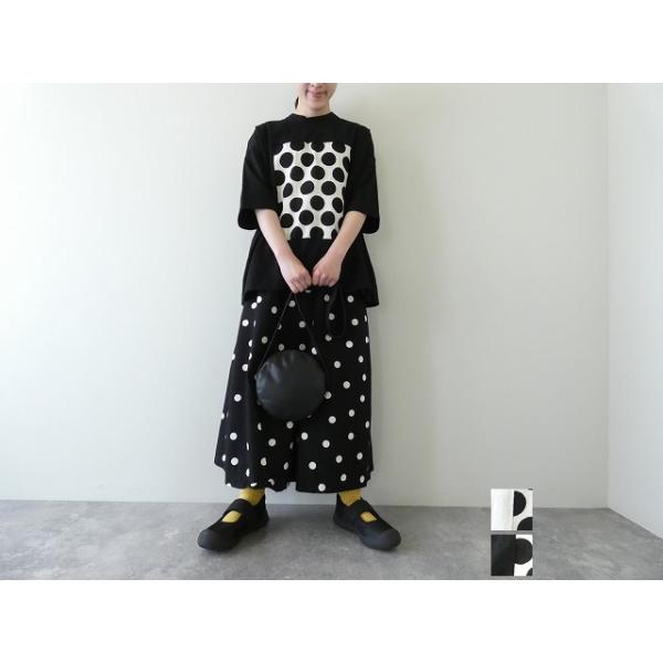 color(01A)シロ×ドット(10A)クロ×ドットsizeone size( 身幅 64cm 総丈 65cm )quality綿　100%別地　綿100％モデル身長　162　cmメーカー希望小売価格　￥　7,900+税当店の商品は実在店...