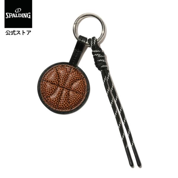 ●素材：合成皮革(PVC)●サイズ：W6×H25×D0.3cm●カラー：ブラック●生産国：中国●パラコードと中綿入りのボールモチーフアクセサリーを組み合わせたトレンド感あるキーチャーム。●誕生日や卒業の記念品、ちょっとした贈り物としてもおす...