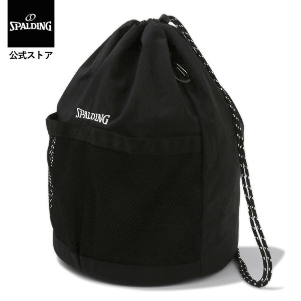 ●サイズ：W28×H41×D28cm●素材：ナイロン●巾着袋から着想した大人向けデザインのボール入れショルダー。●バスケやスポーツシーンでラフに使用できるナップサック仕様。●他のバッグに接続できるカラビナ付き。●フロント部分には小物などを収...