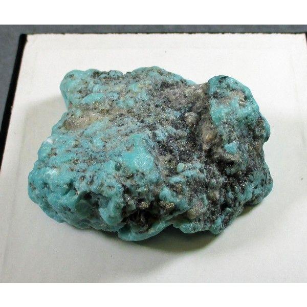 トルコ石原石（TOURQUISE)blapiz-0674 産地　アメリカ　アリゾナ州モレンシー鉱山　銅の鉱山で有名なモレンシー鉱山のトルコ石原石。表面は樹脂加工してありますが着色はしていません。天然のトルコ石の色です。約4cm　52g