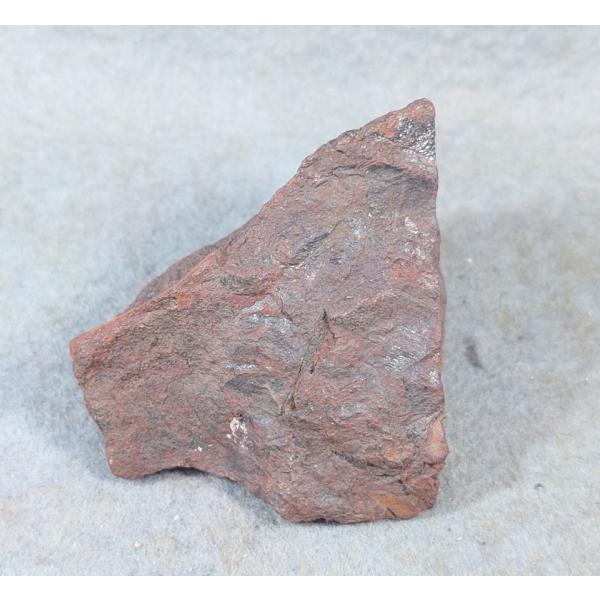 赤鉄鉱(HEMATITE)産地　Pilbara,W.Australia,Australiaオーストラリアは日本にとって鉄鉱石の重要な輸入先となっています。この標本はそんなオーストラリア産の標本で、全体が赤鉄鉱からなるもの。