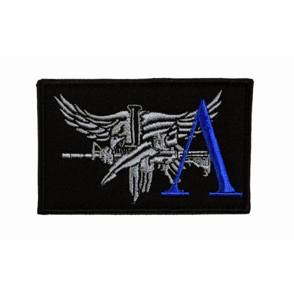 SWATやSRTなど特殊部隊所属であることを示すイーグルのオリジナルモラルパッチです。「シンブルーライン」と呼ばれる法執行のサポートを象徴した青色で「A」をセットしました。「A」はエースやΜΟΛΩΝ ΛΑΒΕ=Molon labe（古代ギリ...