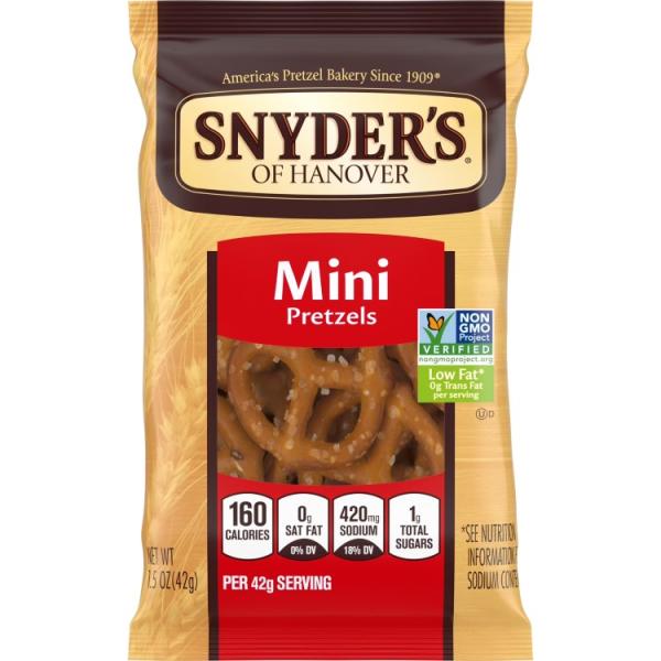 スナイダーズ ミニプレッツェル 42g ゆっくり焼き上げた、ひと口サイズのミニプレッツェルです。カリッとした食感と香ばしい風味が楽しめます。 Non-GMO認証取得。ピーナッツを加工していない施設で製造しています。 低脂肪タイプで、ランチタ...