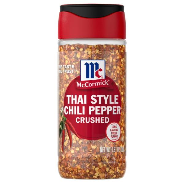 フルーティーで奥行きのある辛さが特徴のタイ風クラッシュチリペッパーです。 料理にひと振り加えるだけで、風味と辛さのアクセントを手軽にプラスできます。 ソースやマリネ、炒め物、パスタ、サラダドレッシング、パッタイなど幅広いメニューに活用できま...