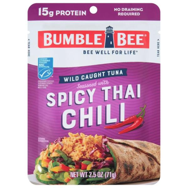 バンブルビー スパイシー タイチリ シーズンドツナは、天然まぐろを使用し、チリ、ガーリック、オニオンで味付けした甘辛い風味が楽しめるツナパウチです。 ほどよい辛さとコクのある味わいで、そのままでもおいしくお召し上がりいただけます。 1袋あた...