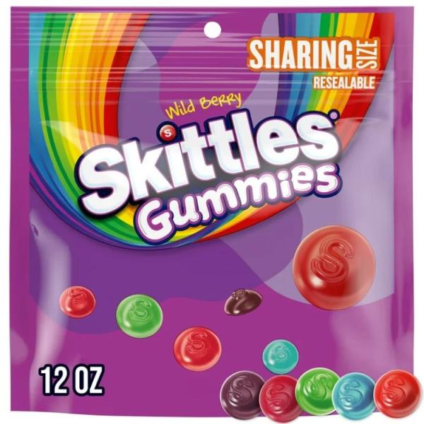 スキットルズのワイルドベリーフレーバーを、やわらかなグミで楽しめるシェアサイズです。ベリーパンチ、ストロベリー、メロンベリー、ワイルドチェリー、ラズベリーの5種フレーバーを詰め合わせ、ひと粒ごとにフルーティーな味わいが広がります。チャック付...