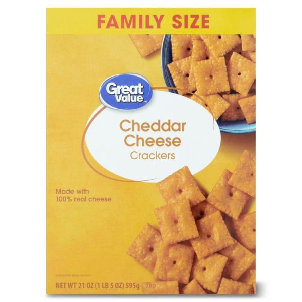 グレートバリュー チーズクラッカー ファミリーサイズ 595gサクッと軽い食感が楽しめる、チーズ風味のクラッカーです。100％リアルチーズを使用し、コクのある味わいに仕上げました。ご自宅でのおやつにはもちろん、外出先やお出かけ時のスナックに...