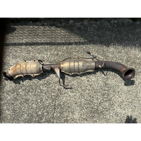 ハイエース　CBF-TRH200V　エキゾーストパイプ　触媒　フロントパイプ＊メーカー純正品番：17410-75660 ＊部品区分：触媒、エキゾーストパイプ＊車名：ハイエース＊車両タイプ名：5ドアハッチバック＊通称型式：CBF-TRH200...