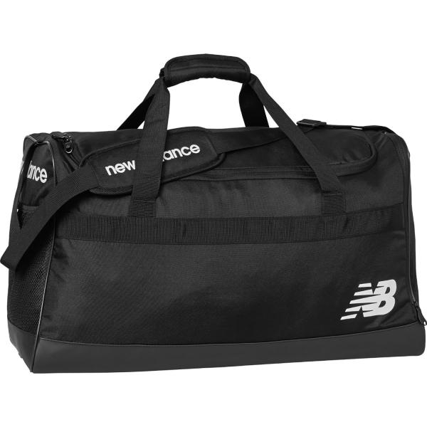 ニューバランス New Balance 53 チームダッフルバッグミディアム 70L LAB23072　サッカー　チームの遠征時に活躍する容量 70L のダッフルバッグ。大きく開くメインルーム内の多様なポケットに加え、下部にコンパートメント...