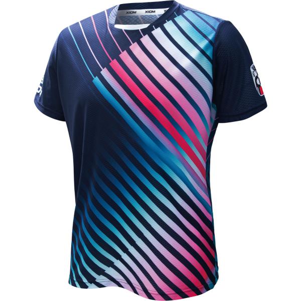 エクシオン XIOM TEMPA 1011　卓球　洗練されたグラフィックのグラデーションデザイン。イタリア製の生地で、ジャカードのオープンメッシュスパンデックスで作られています。吸汗機能により、プレー中もドライな状態を保ちます。三日月形のジ...