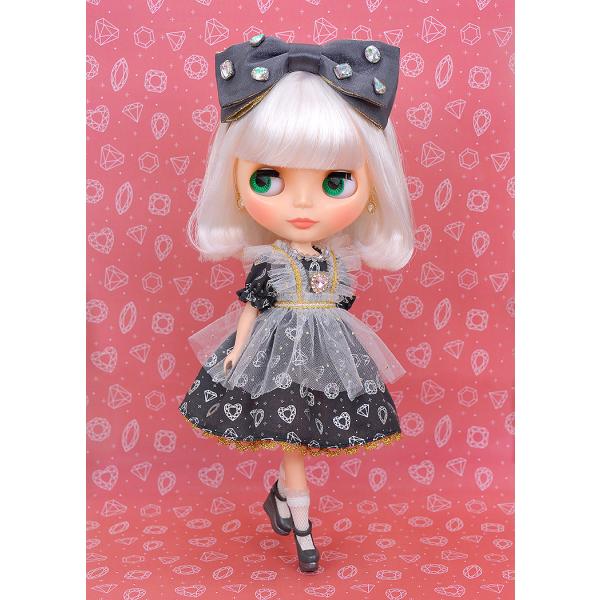 【発売日：2025年05月30日】キラキラなアイテムがたくさん！チュールエプロンには大きなハートのビジューが付いています☆ フェイスタイプ：ラディエンスエボリューションフェイスカラー：フェアヘアカラー：イエローがかったホワイトヘアスタイル：...