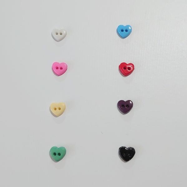 [ドール用手芸用品]プラボタン・ハート型(6mm/10個)詳しい詳細が気になる方はショップまで☆※モニター環境や端末、照明などにより画像と商品の色の見え方が異なる場合がございます。色味違いによる返品交換は承ることが出来ません。※こちらの商品...