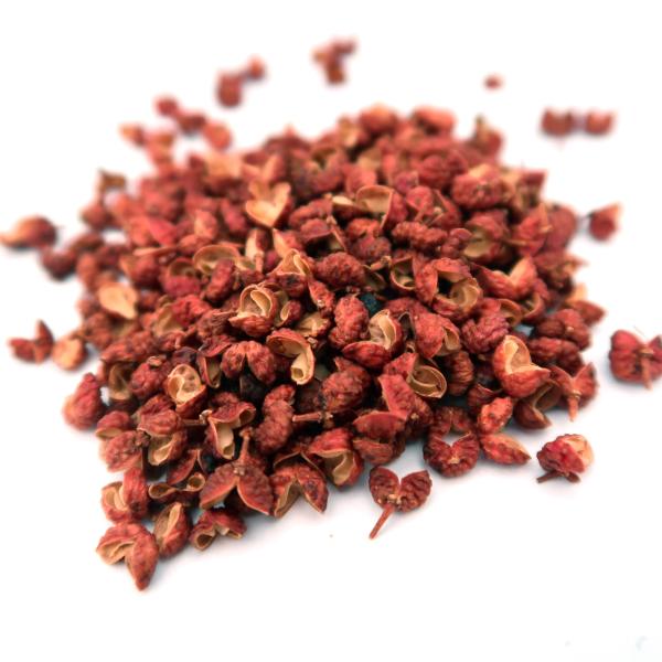 花椒は日本の山椒と親戚にあたるミカン科サンショウ属。柑橘系の爽やかな香りと刺激的な辛みが特徴で中華料理には欠かせないスパイスです。医薬品として漢方、西洋医学、民間薬などの分野でも広く活用されています。アジア各国で栽培・販売されているがその中...