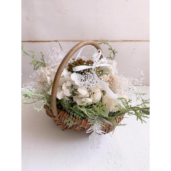 スパイスオブウエディング森のイメージでアレンジ。プリザーブドフラワー・ドライフラワー・アーティフィシャルフラワー混合での製作となります。森やリゾートなどの挙式にぴったりです。リングピロー以外に、お部屋に飾って頂くインテリア小物としてもお使い...