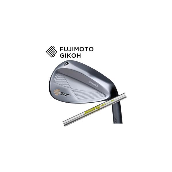 バランス角を大きめに設定することによりソールアッタクを強くし、ソールjヒール部を最適に落とすことによって打球の安定と抜けの良さを実現。ヘッドトウ側上部に重量配分をした独自のCNC加工デザインが、インパクトでのブレ抑制をサポート☆注意事項●メ...