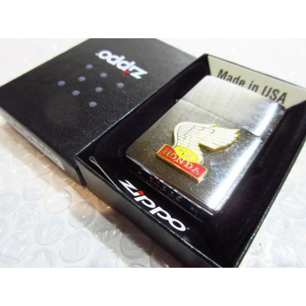 ホンダ・モーターサイクル（ＨＯＮＤＡ ＭＯＴＯＲ-ＣＹＣＬＥ）のエンブレムロゴがデザインされた、Zippo/ジッポ社のライター(ケース入り)です。シルバーポリッシュのボディとエンブレムとのコンビがとてもキレイです。実際に使用されても、コレク...
