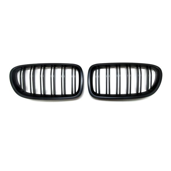 ＢＭＷのフロントグリルの１セット(2pcs)です。 M5/M6を彷彿させるツインフィンもグリルフレームもオール・マットブラック仕上げです。 装着は純正・交換にてお願いします。 基本的に塗装不要で、そのまま装着が可能です。 ※表示価格は、１セ...