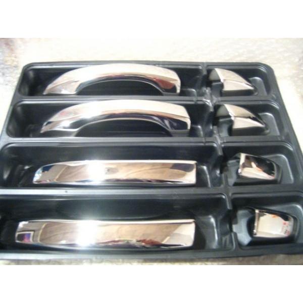 フォルクスワーゲン、ゴルフ7 ハッチバック＆バリアント (GOLFVII H.Back＆Variant/'13-) 用のアウター・ドアハンドルカバーの１セット(8pcs)です。本体カラーはクロームメッキで、材質は高級感のあるステンレススチー...