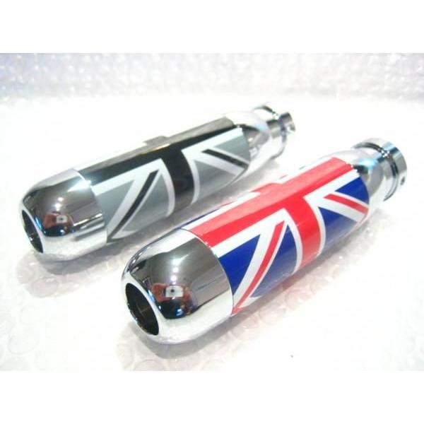BMWミニ(NEW MINI) R50 R51 R52 R53 R55 R56 R57 R58 R59用のハンドブレーキグリップです。 本体カラーは、1.ユニオンジャック(カラー)　2. ブラックジャック(モノクロ)、共にクロームメッキの２...