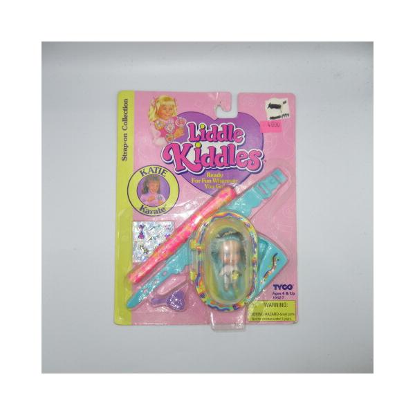 商品説明【メーカー名】GALOOB【サイズ】人形の大きさは約６センチです。【商品説明】９０年代のリッドルキッドルの人形です☆人形の大きさは約６センチです。コンパクトのなかに人形が入っています。ブレスレットにすることができます！【ご注意】※こ...