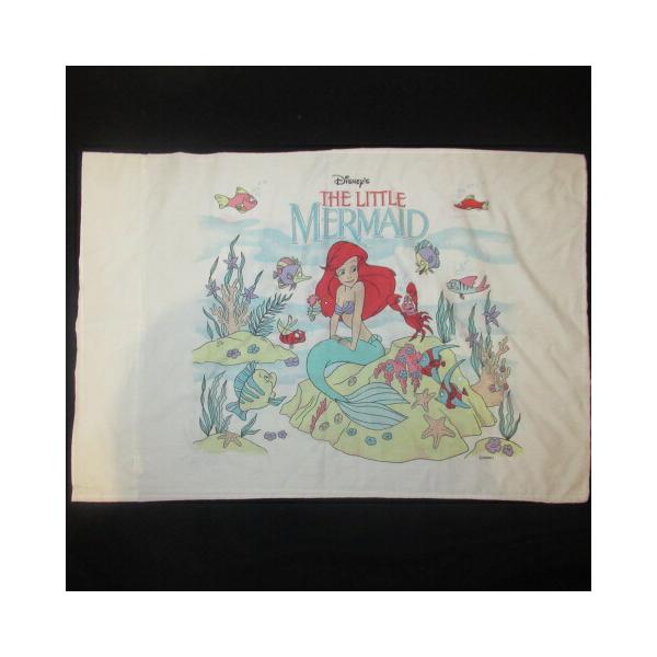 商品説明【メーカー名】-【サイズ】大きさは約５１ｘ７５センチです。【商品説明】ビンテージのリトル・マーメイドのピローケースです！大きさは約５１ｘ７５センチです！可愛いです。USEDになりますので多少の使用感はあります。【ご注意】※こちらの商...