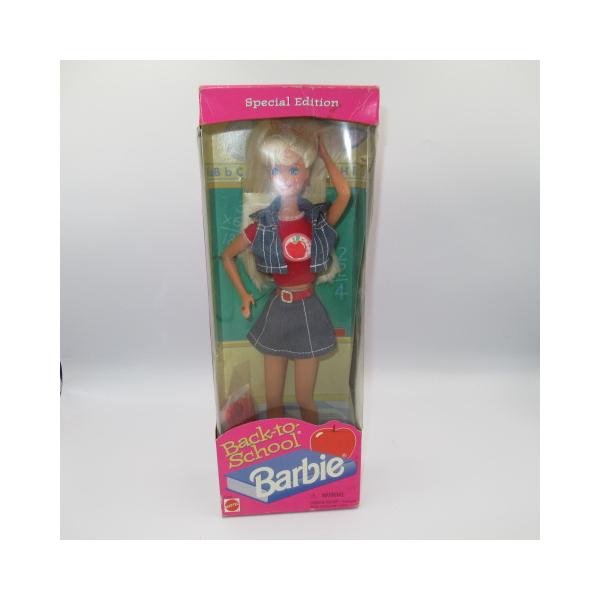 ＜商品説明＞【サイズ】　約２８センチ【商品説明】Back to School Barbieです！可愛いデニムのセットアップです！中古になりますので多少の傷みや汚れがあります。※こちらの商品は海外での買いつけ商品になっております。ビンテージ商...