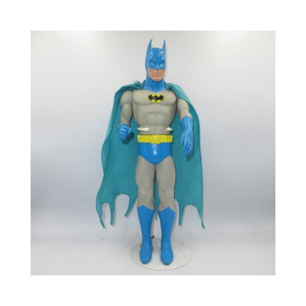 ＜商品説明＞【サイズ】　約３８．５センチ【商品説明】80'sのバットマンの大きいフィギュアになります！ソフビのフィギュアになります★大きいサイズなのでおススメです！※こちらの商品は海外での買いつけ商品になっております。ビンテージ商品ですので...
