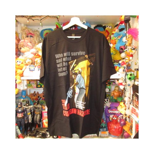 ＜商品説明＞【サイズ】　Men’ｓ★XLサイズ【商品説明】テキサス・チェーンソーの怖いTシャツです！Men’ｓのXLサイズで、肩幅約57センチ、身幅約60センチ、着丈約77センチです。色はブラック、新品です。※こちらの商品は海外での買いつけ...