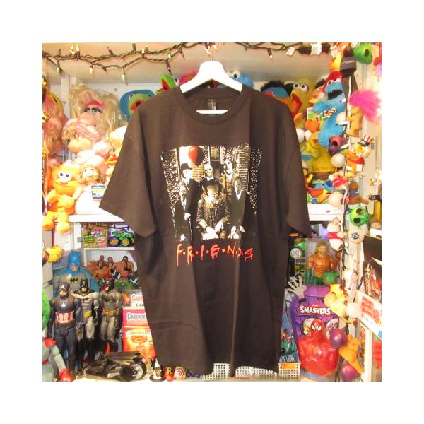 ＜商品説明＞【サイズ】　Men’ｓ★XLサイズ【商品説明】ホラーフレンズのTシャツです！Men’ｓのXLサイズです。肩幅約55センチ、身幅約56センチ、着丈約75センチです。色はブラック、新品です！※こちらの商品は海外での買いつけ商品になっ...