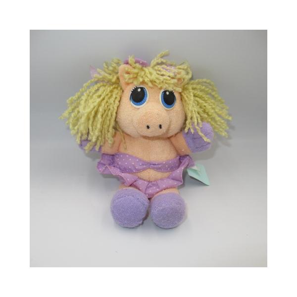 ＜商品説明＞【サイズ】　約20センチ【商品説明】可愛いピギーのぬいぐるみです★毛糸の髪の毛がとっても可愛いです！れあ！中古になりますので多少の傷みや汚れがあります。※こちらの商品は海外での買いつけ商品になっております。ビンテージ商品ですので...